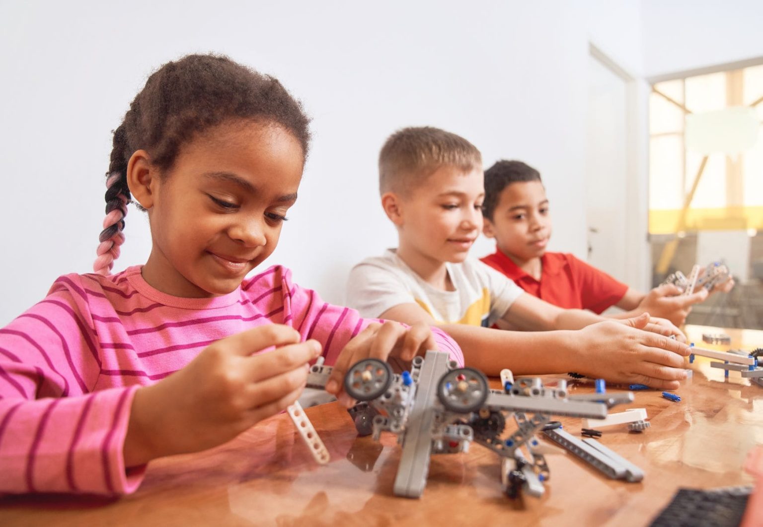 What is Robotics? | Types of Robots| Robotics Careers | EFK